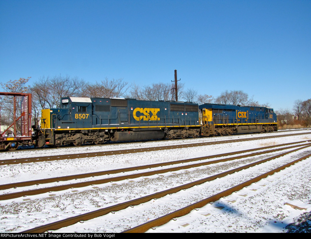 CSX 8507 and 3035